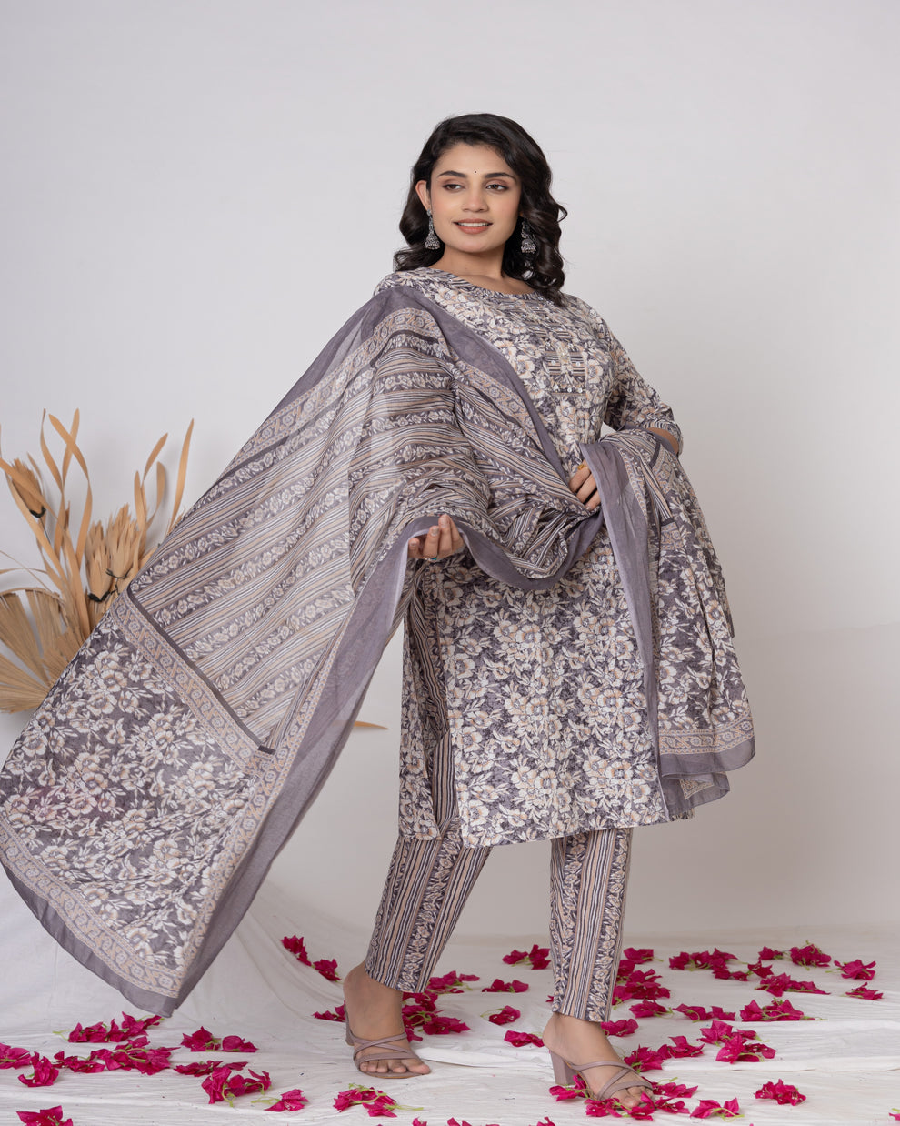 Grey Floral Printed kurta set with dupata – Nunchii